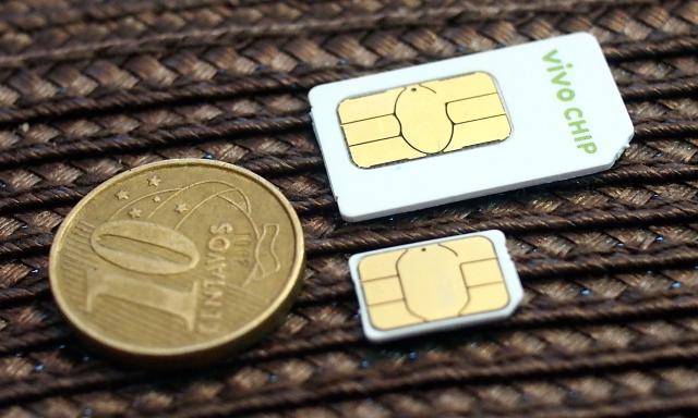 How To Cut A Mini SIM Into A Nano SIM - The Duane Storey