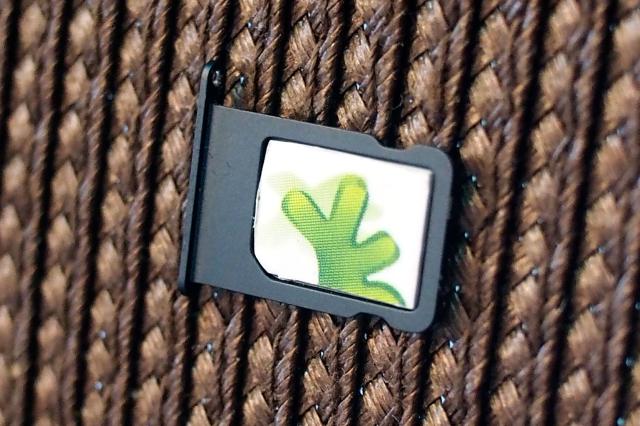 How To Cut A Mini SIM Into A Nano SIM - The Duane Storey